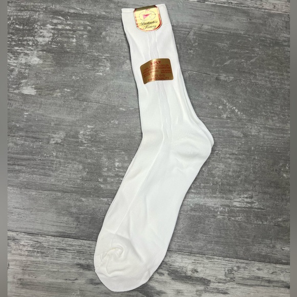 Distinctive Hosiery | Underwear & Socks | Vtg Distinctive Hosiery Nwt ...